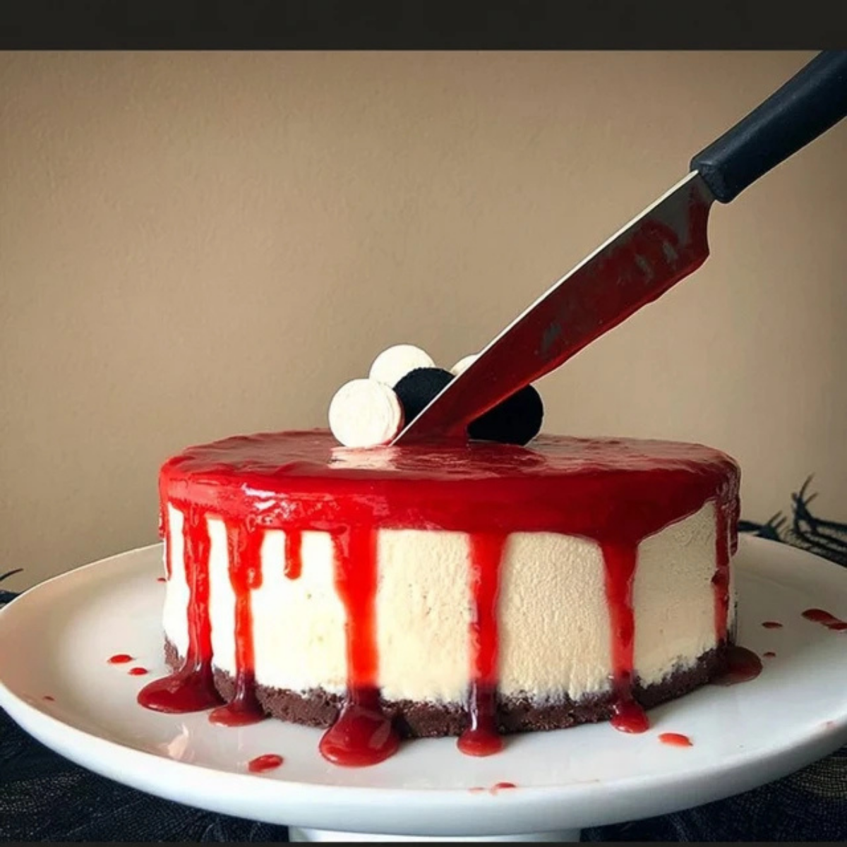 Bloody Good Halloween Cheesecake: A Frightfully Delicious No-Bake Treat ...