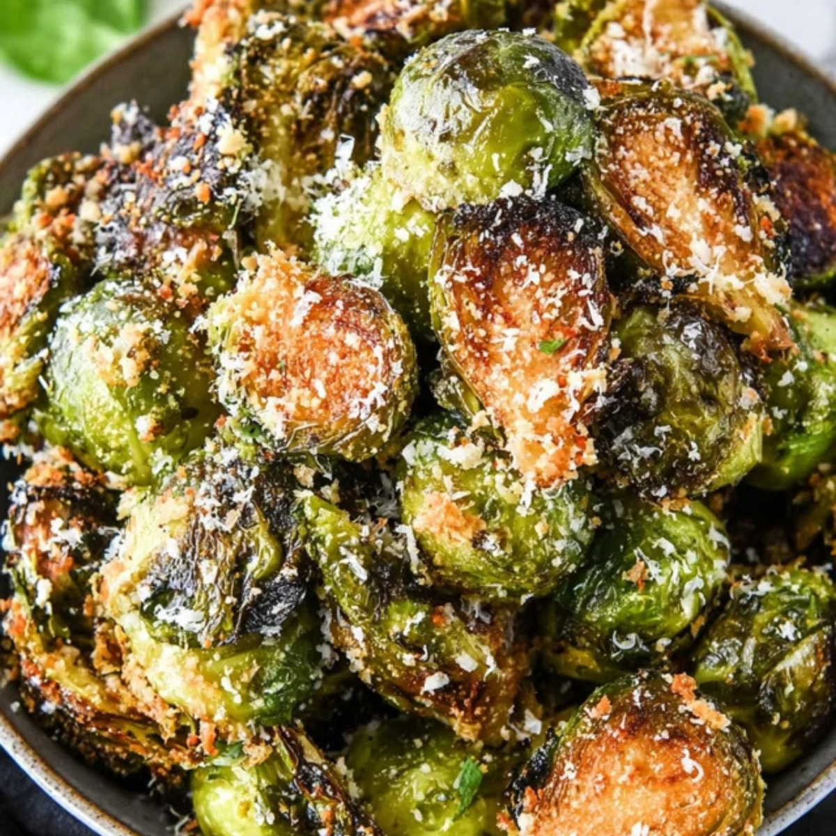 Roasted Crispy Parmesan Garlic Brussels Sprouts: A Delicious Low-Carb ...